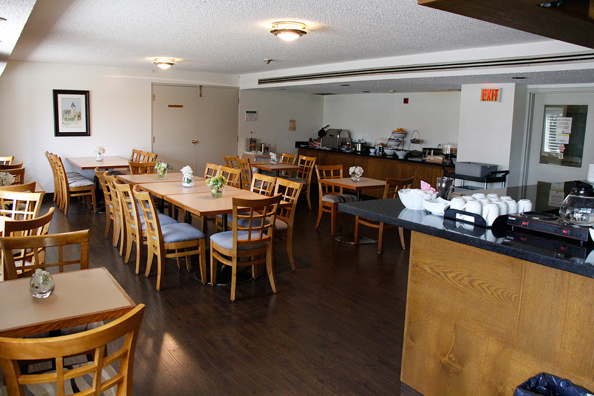 Accommodations in Burlington | Admiral Inn Hotel